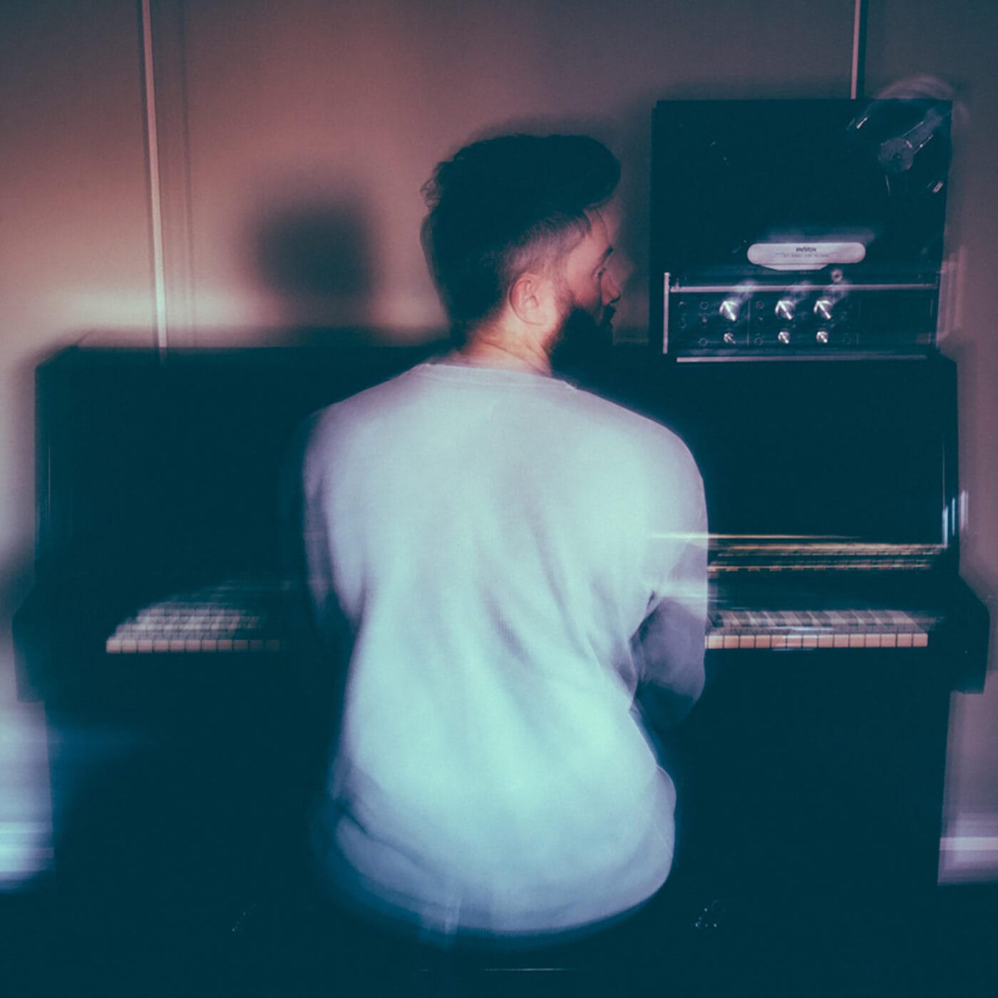 Meet ambient-electro classical producer Tom Ashbrook