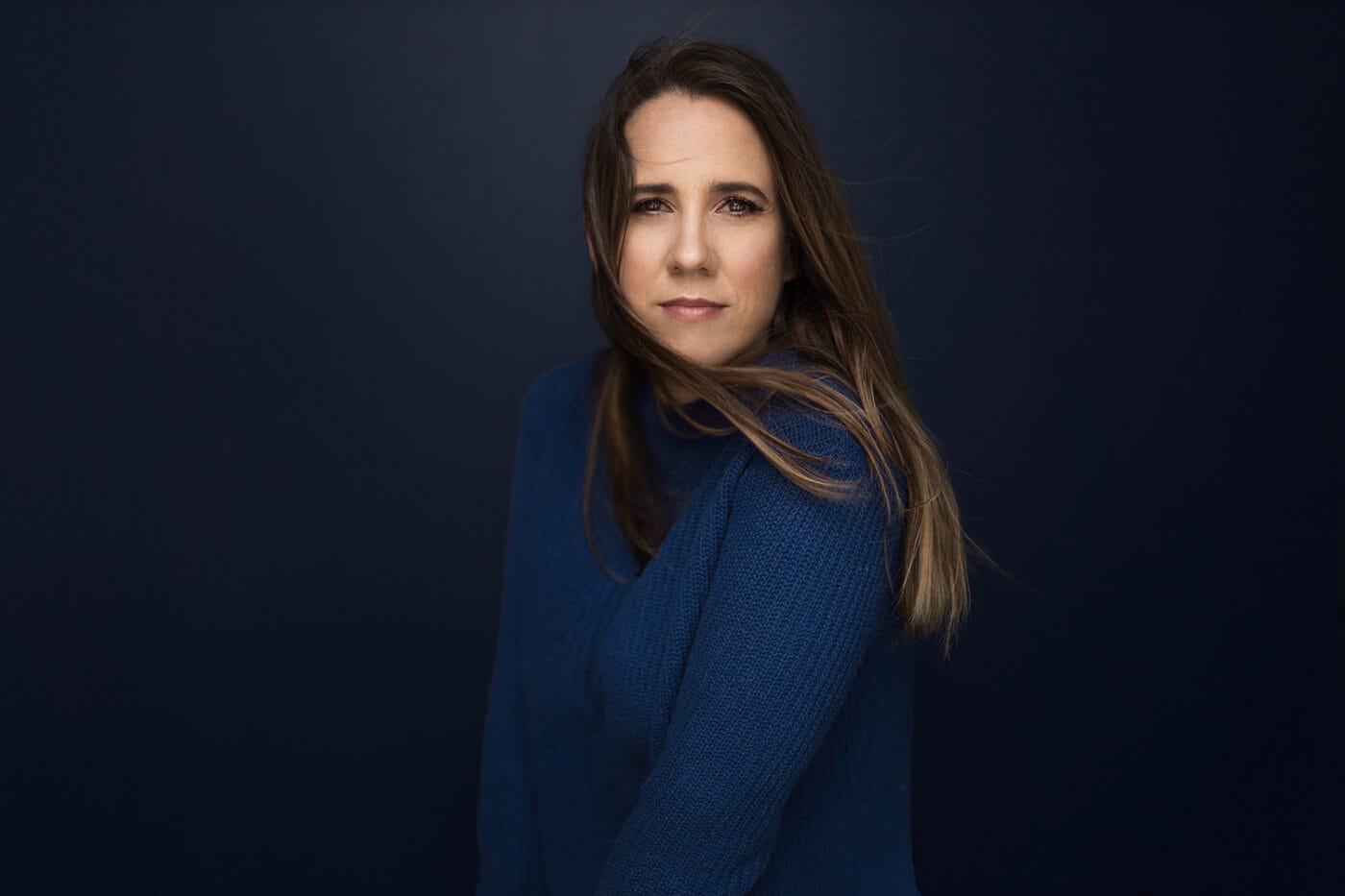 UK born Alt-pop singer Leanne Tennant releases ‘Happiness Is’ album