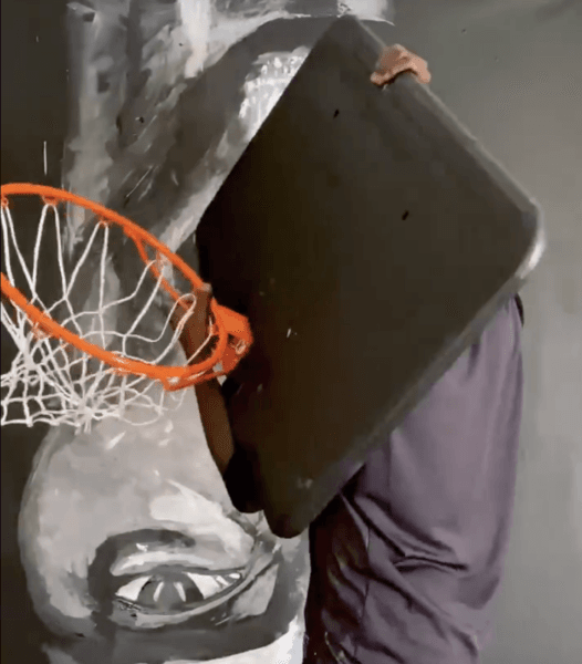 Boubou: The Senegalese artist that paints using everything and anything